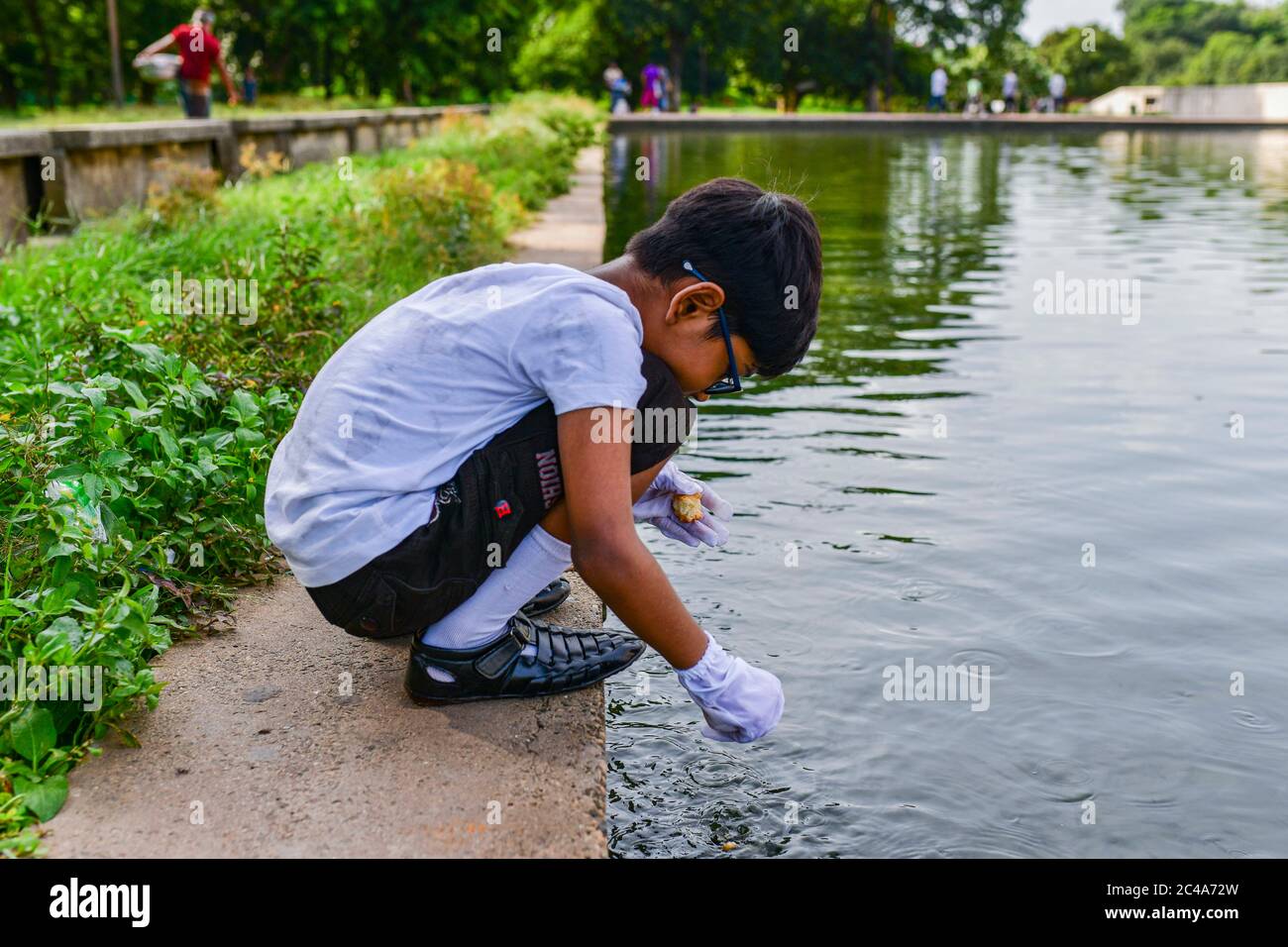 Dhaka, Dhaka, Bangladesh. 25th June, 2020. A kid was seen to feeding ...