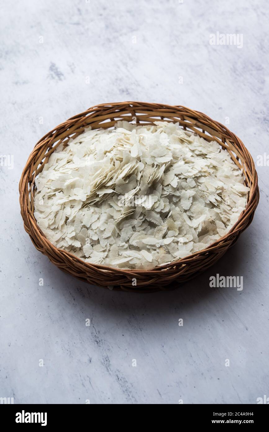 Raw Flattened Rice or Thick or thin Rice Flakes for Namkeen Chivda ...