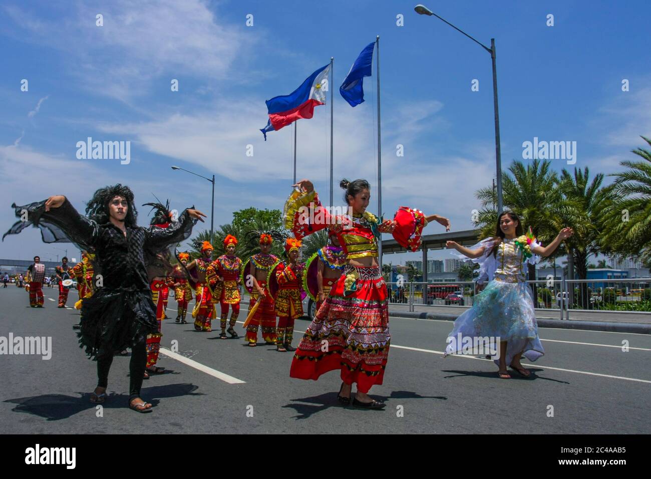 Traditional filipino dress hi-res stock photography and images - Alamy
