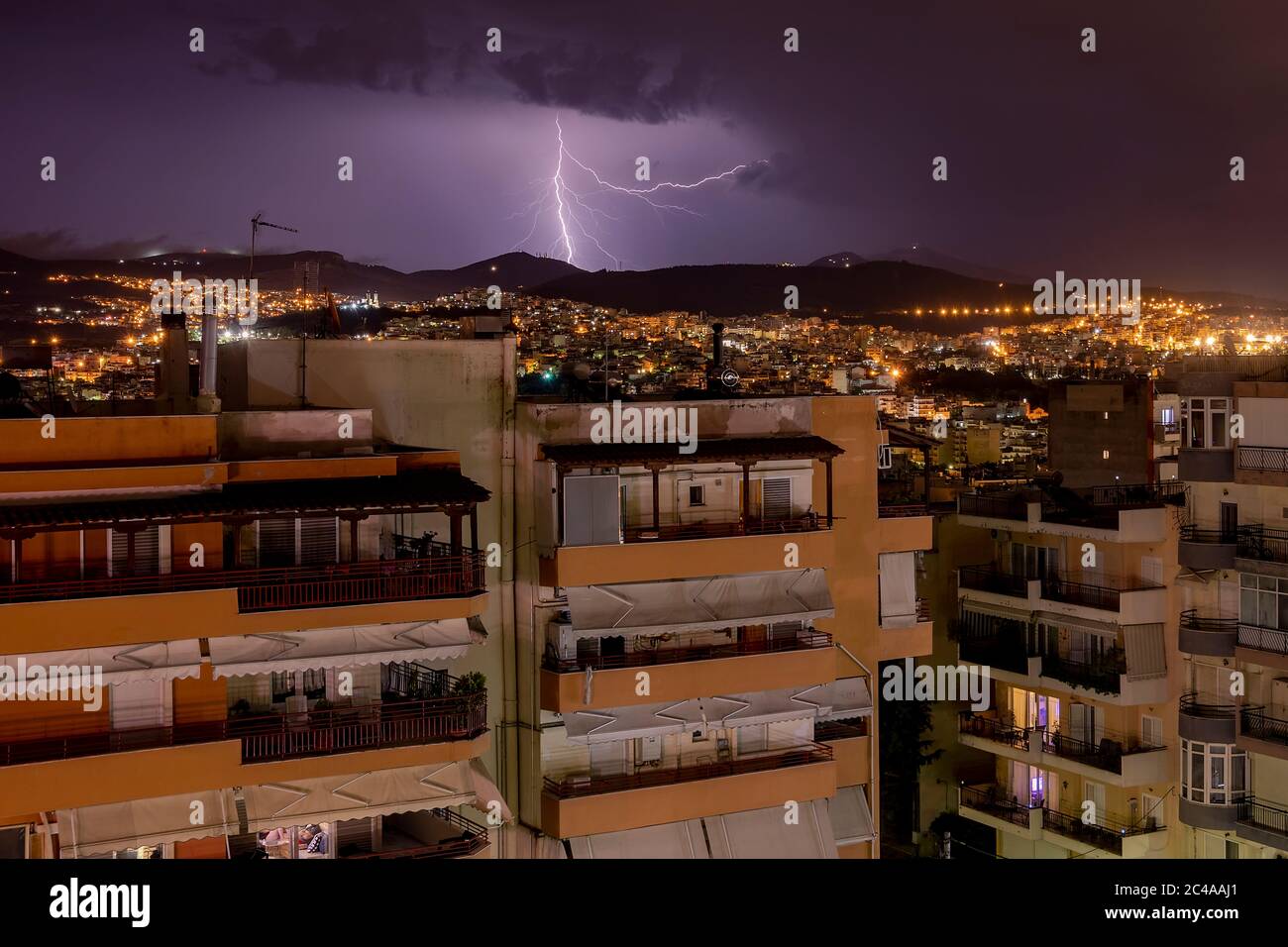 Lightning storm over the city of Thessaloniki, Greece Stock Photo - Alamy