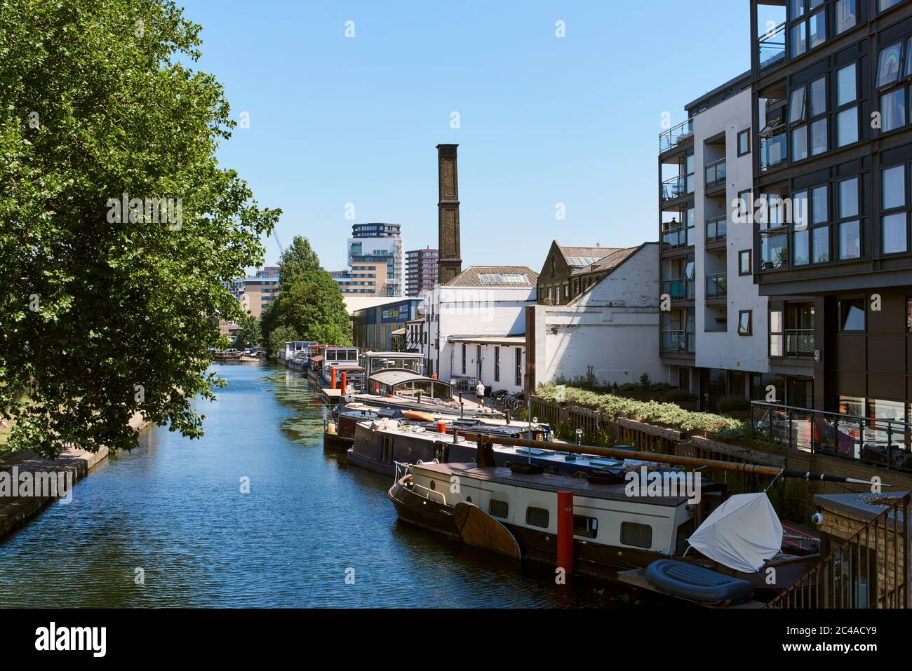 The Regent's Canal near Islington, North London UK, looking east Stock ...