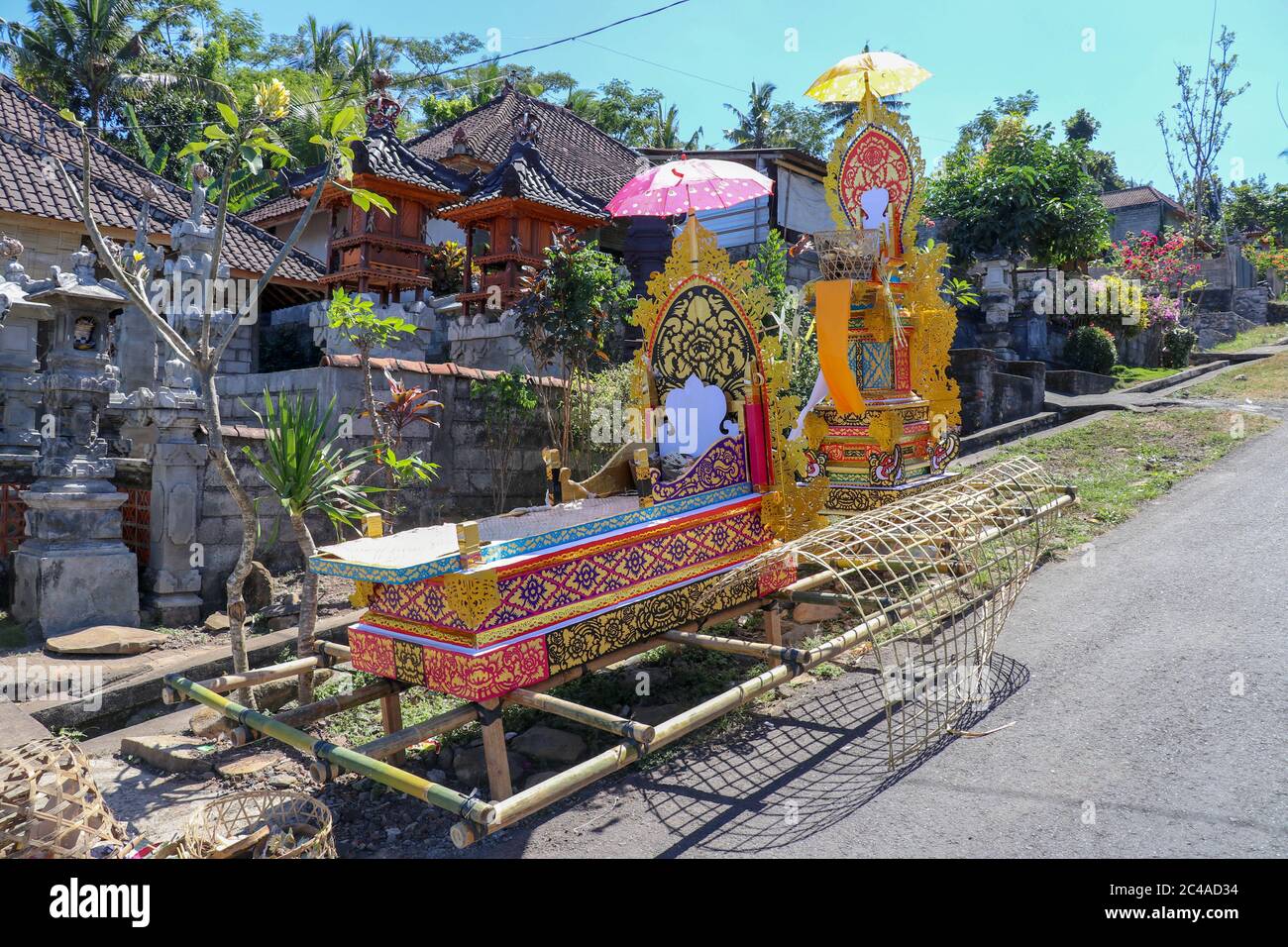 Funeral bier hindu cremation hi-res stock photography and images - Alamy