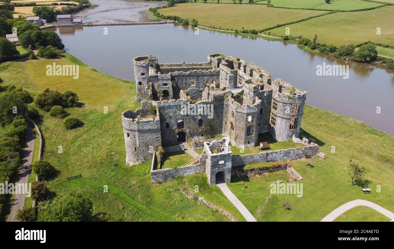 Windsor castle aerial view hi-res stock photography and images - Alamy