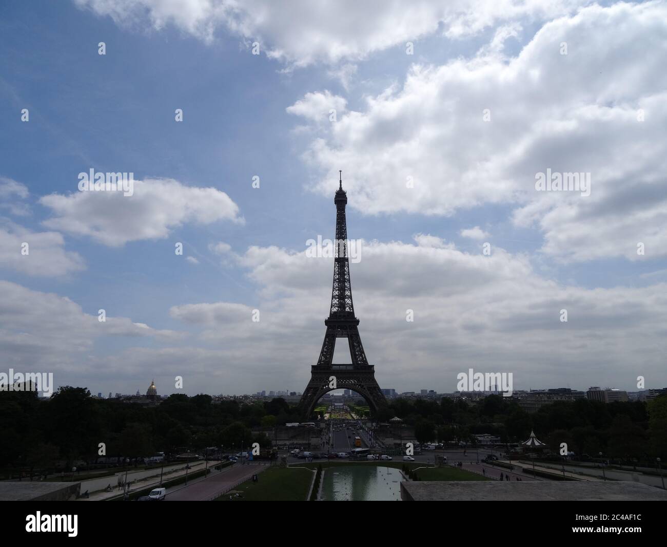 Downtown Paris, famous landmarks, the Eiffel Tower and classy views ...