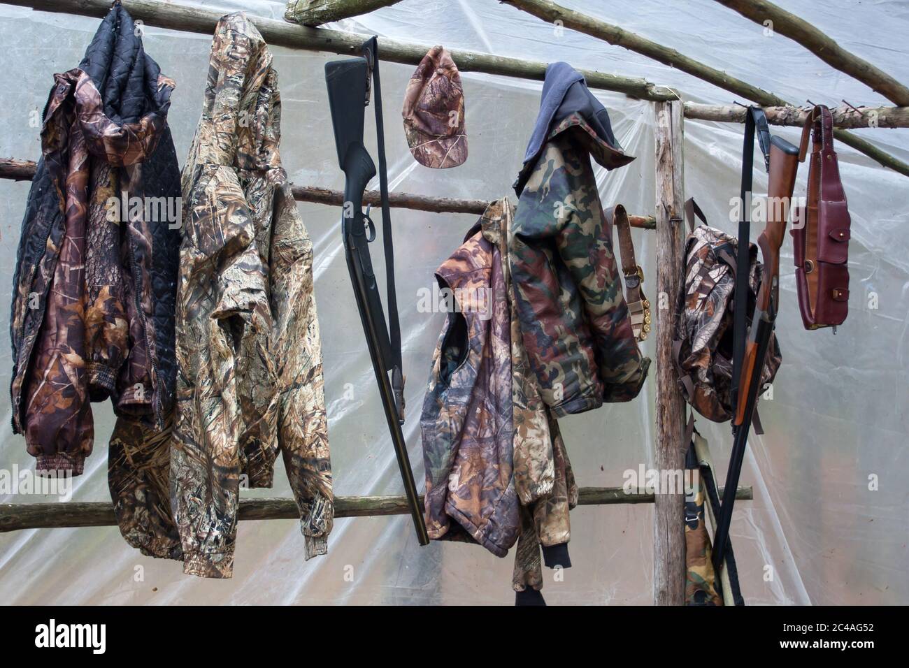 hunting tent in the camp Stock Photo - Alamy