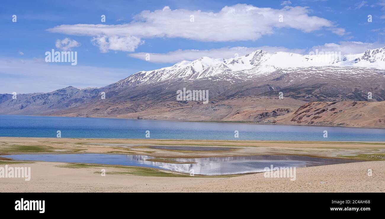 View on Tso Moriri lake, Leh District, India Stock Photo - Alamy