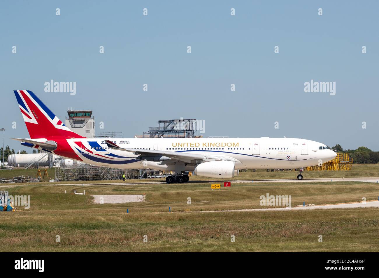 Raf voyager tanker aircraft hi-res stock photography and images - Alamy
