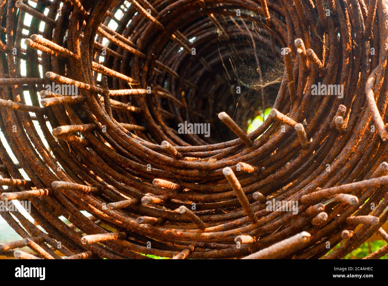 Roll of rusty steel wire mesh Stock Photo - Alamy
