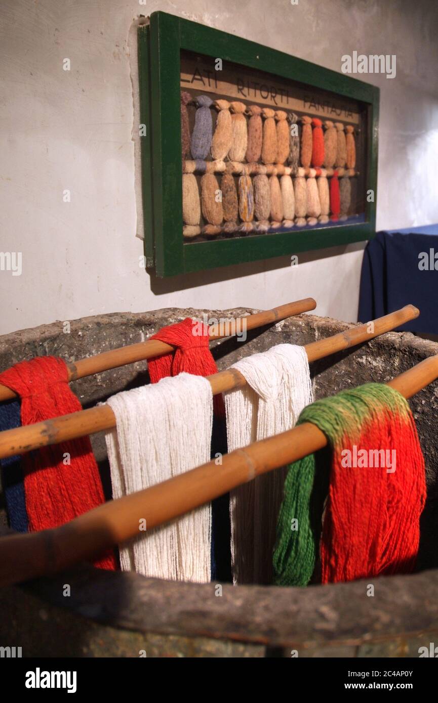 Ancient textile dyeing hi-res stock photography and images - Alamy