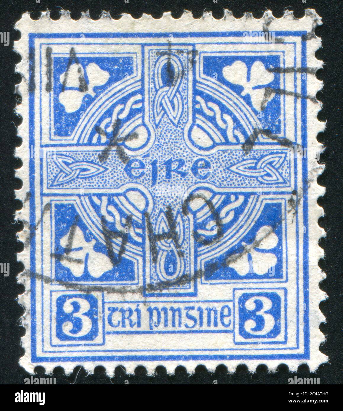 IRELAND - CIRCA 1922: stamp printed by Ireland, shows Celtic Cross ...
