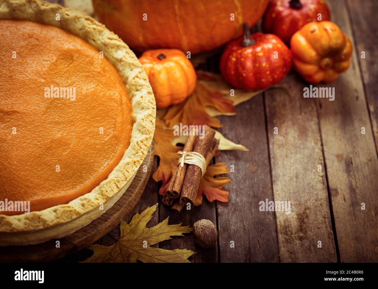 Autumn food - pumpkin pie Stock Photo - Alamy