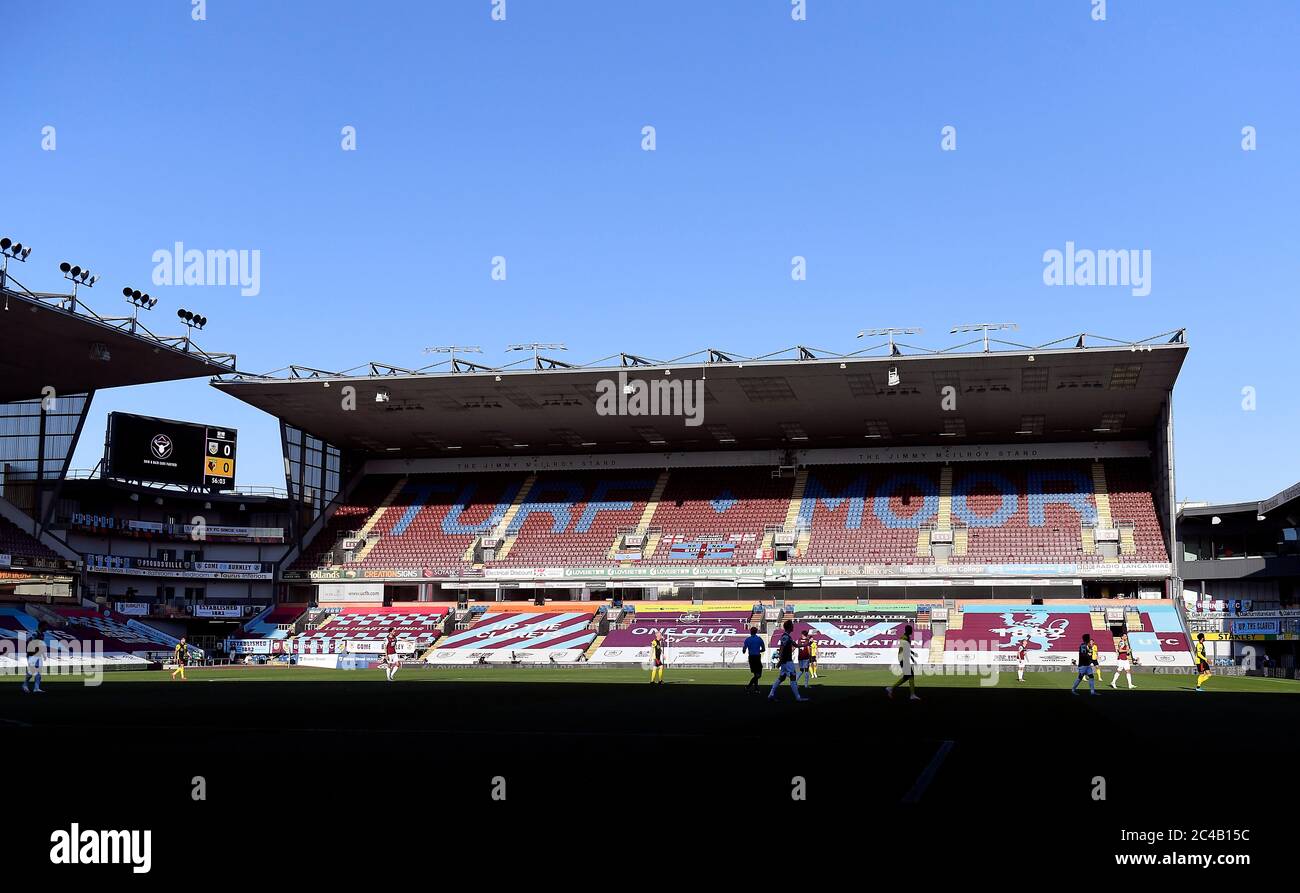 Empty epl football pitch hi-res stock photography and images - Alamy