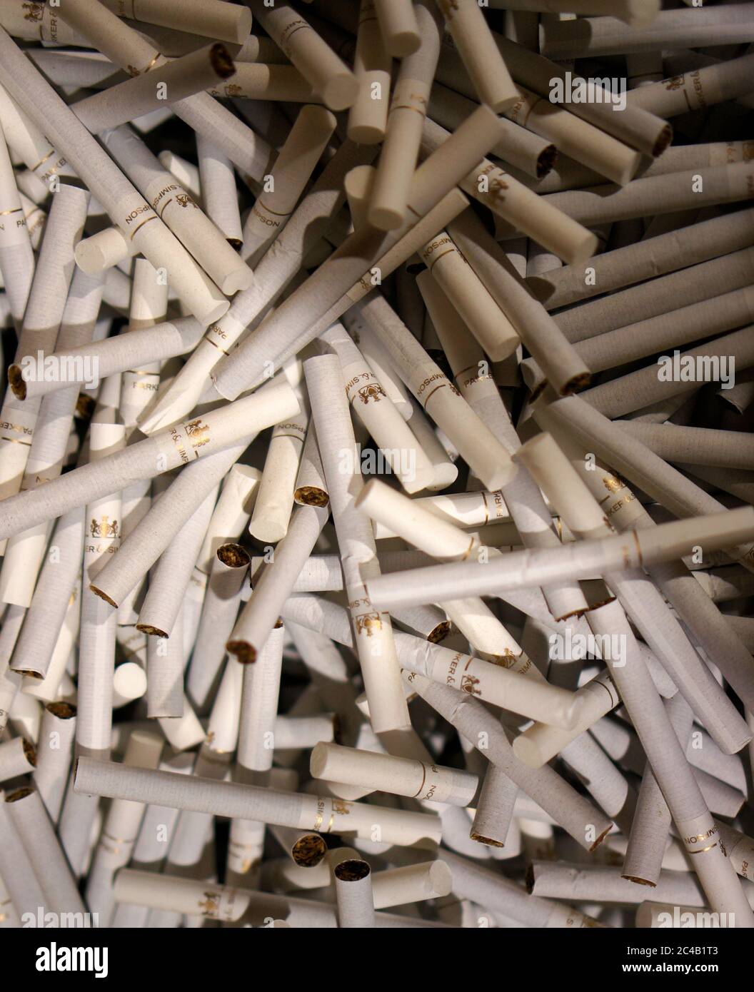 Brands Of Cigarettes High Resolution Stock Photography and Images - Alamy