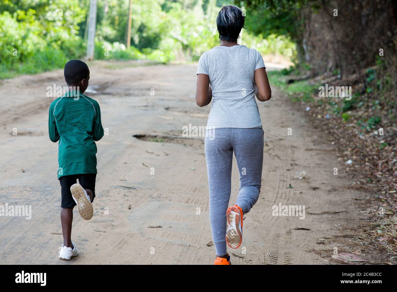 African american girl running track hi-res stock photography and images ...