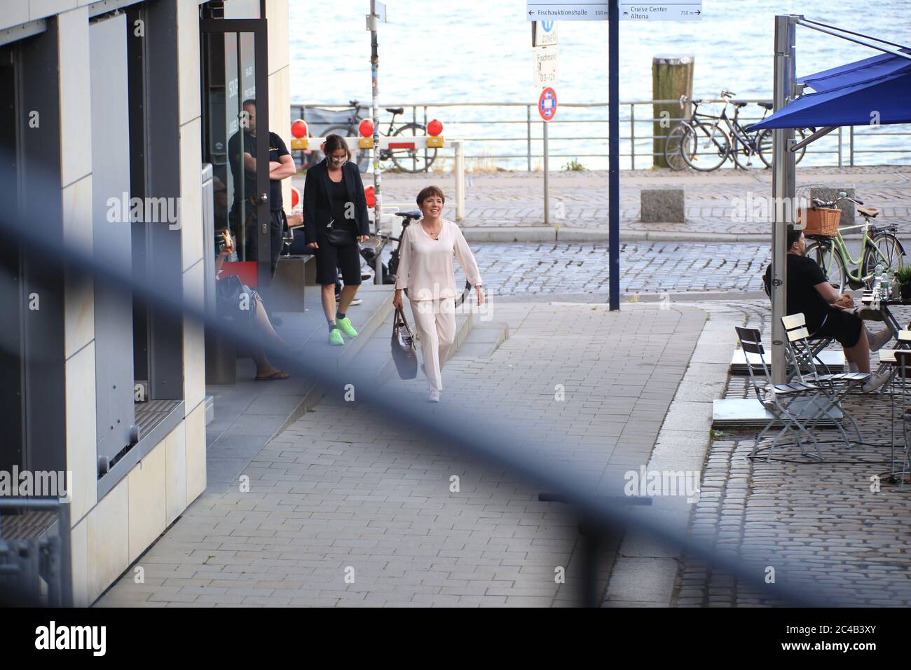 Inas Nacht Aufzeichnung im Schellfischpfosten Hamburg 24.6.2020 Mit ...