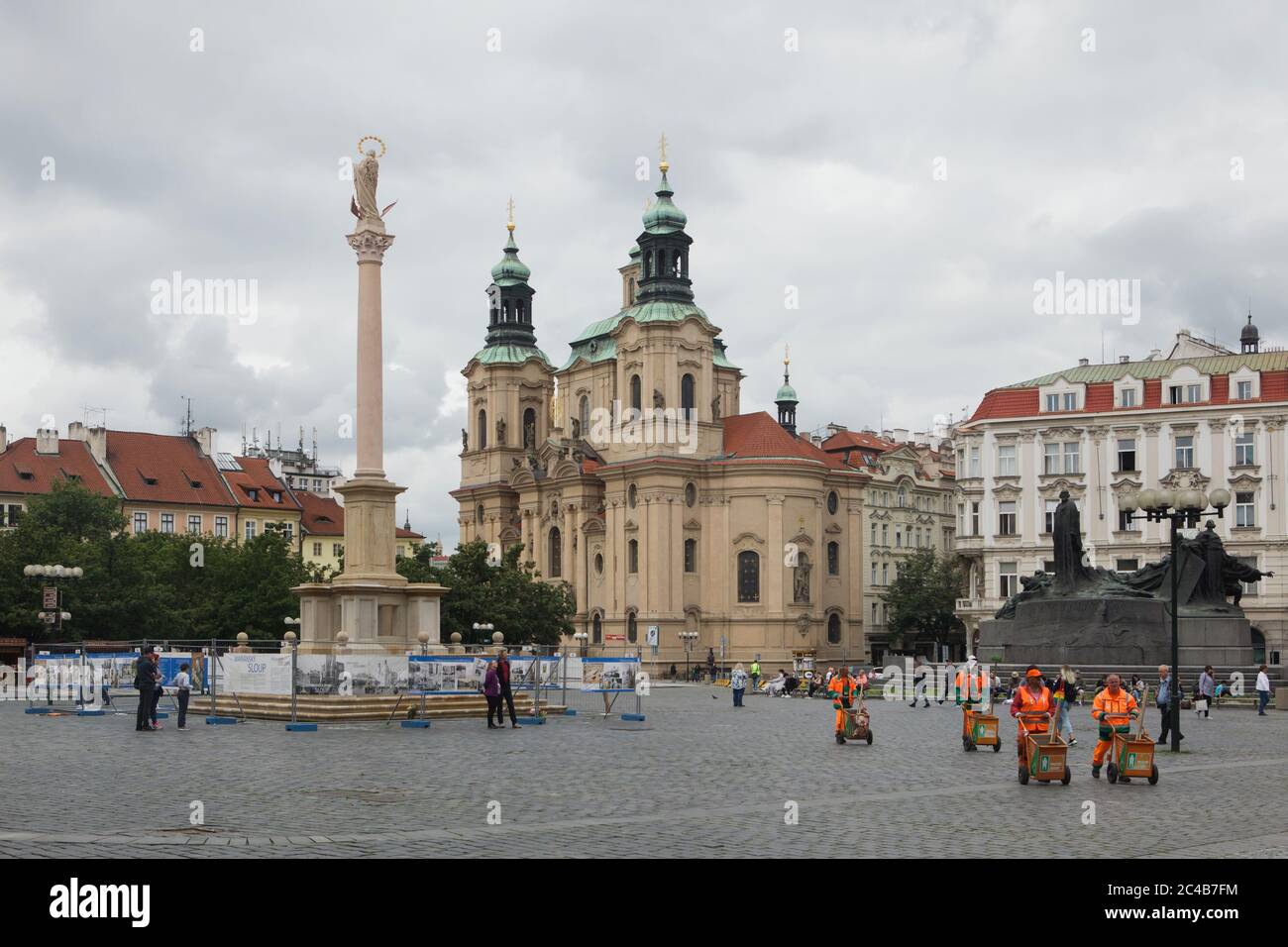 Marian Column (Mariánský sloup) in Old Town Square (Staroměstské ...