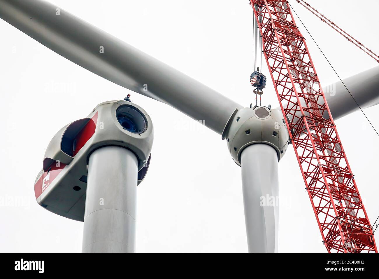 Assembly of a wind power plant, an assembler for wind power plants is ...