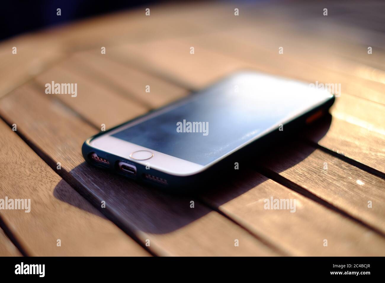 Mobile on table hi-res stock photography and images - Alamy