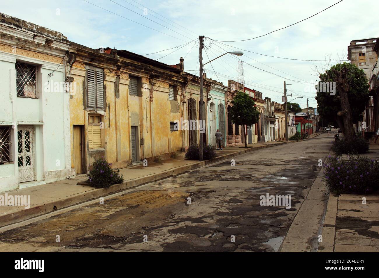 Cuba Havanna Downtown Destruction street Stock Photo - Alamy