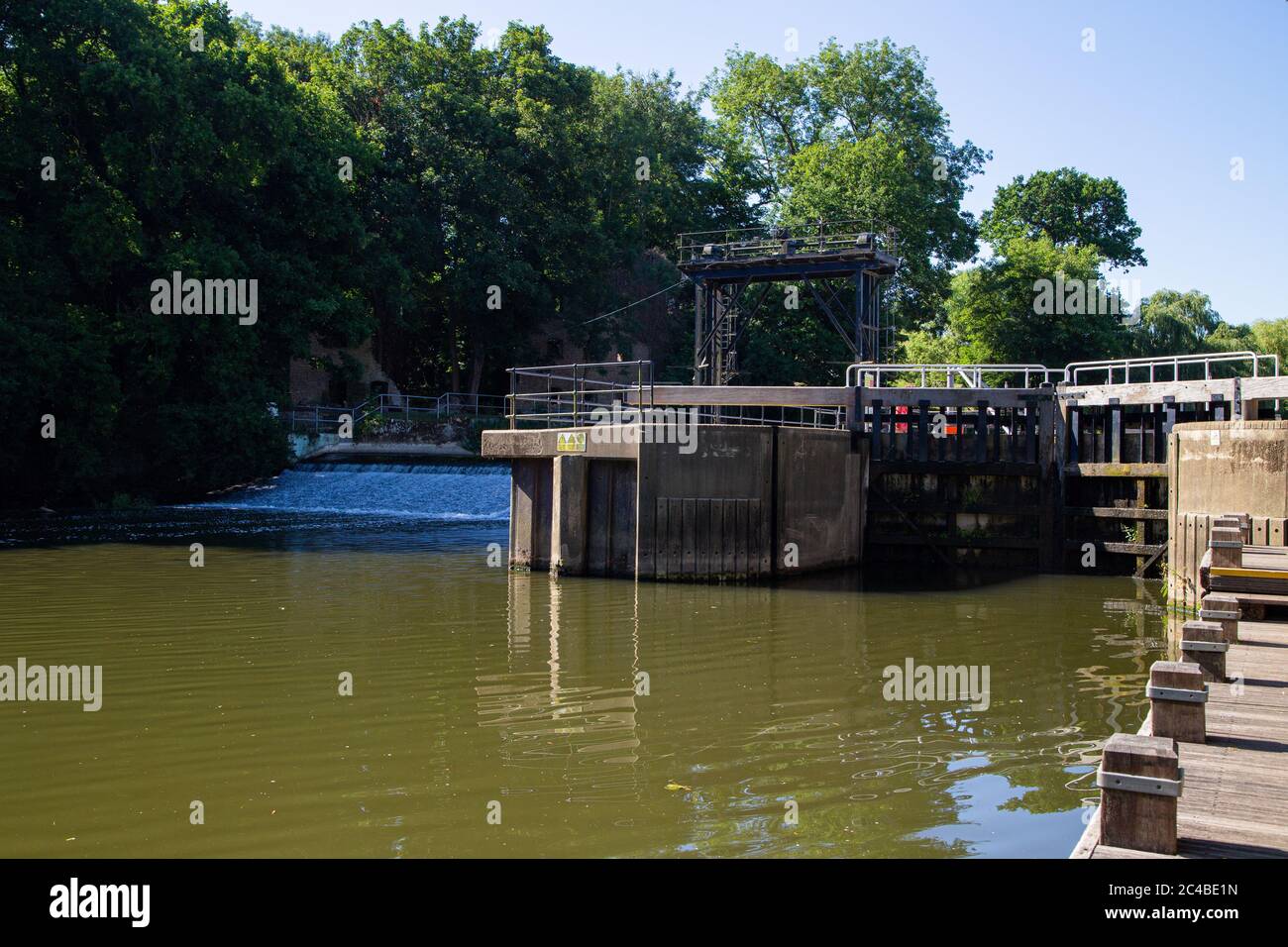 Teston Lock. Teston Bridge Country Park. Kent. UK Stock Photo - Alamy