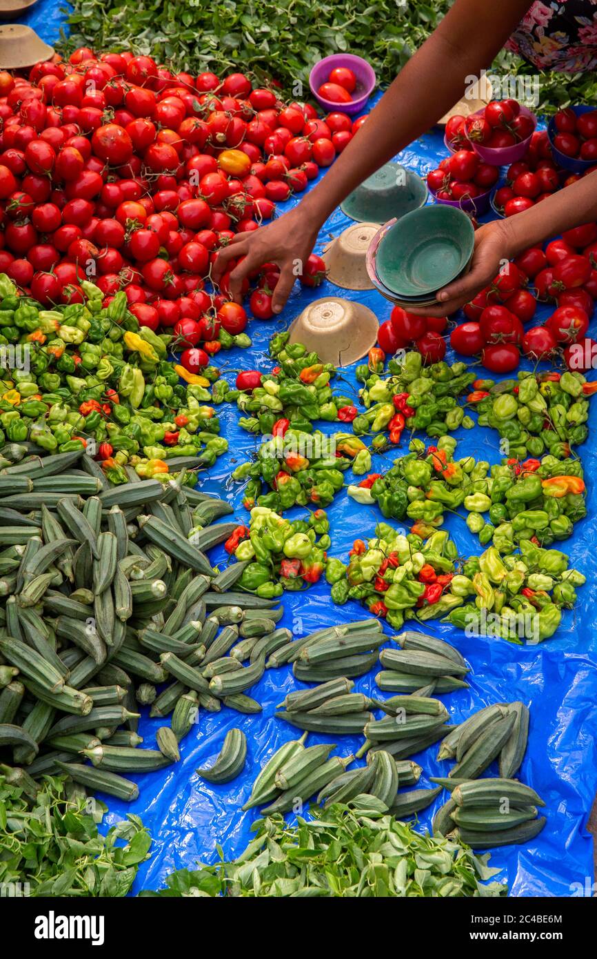 African women selling at market hi-res stock photography and images - Alamy