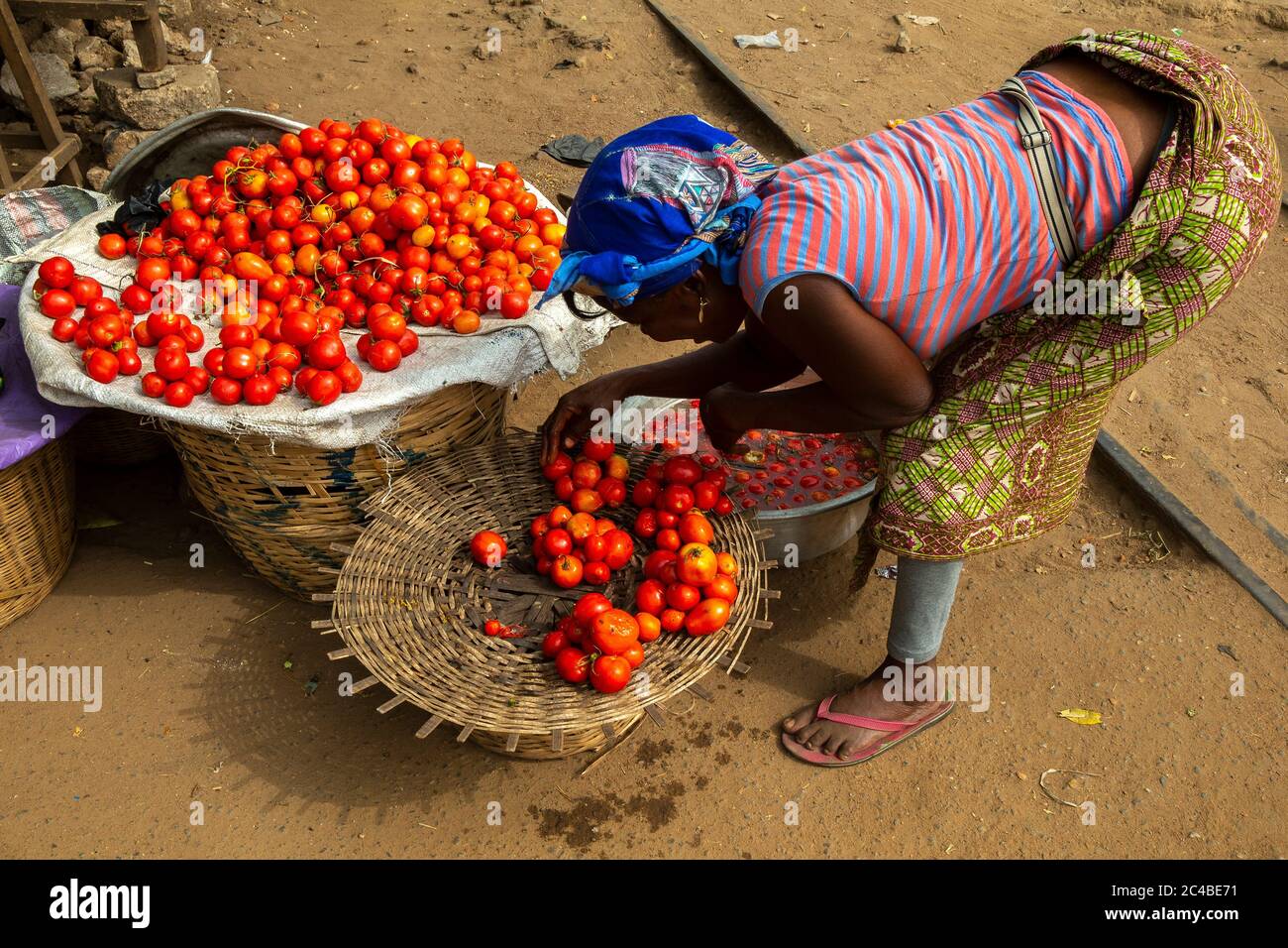 African women selling at market hi-res stock photography and images - Alamy