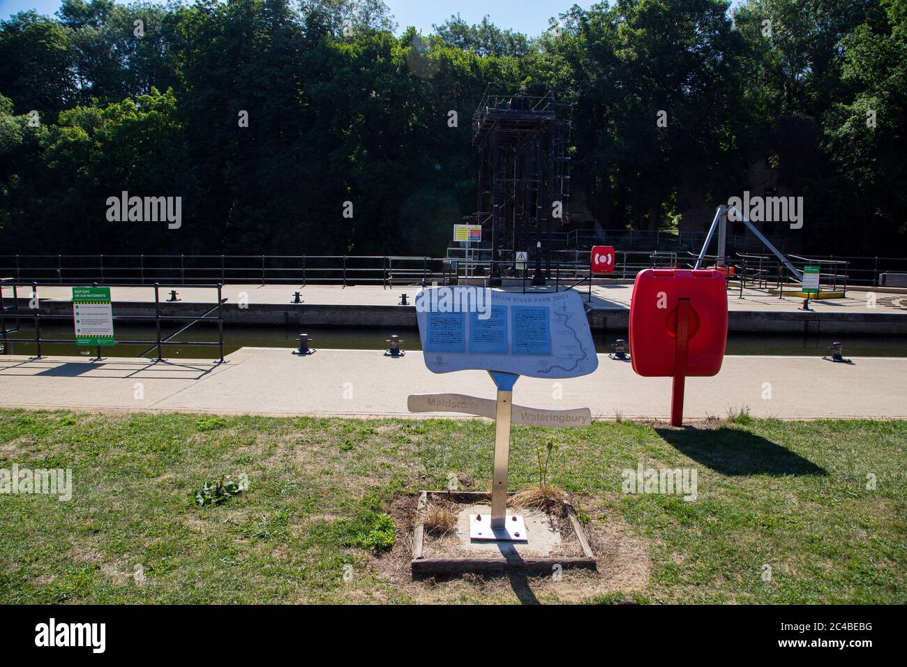 Sign showing Maidstone Millennium River Park. Teston Bridge Country ...