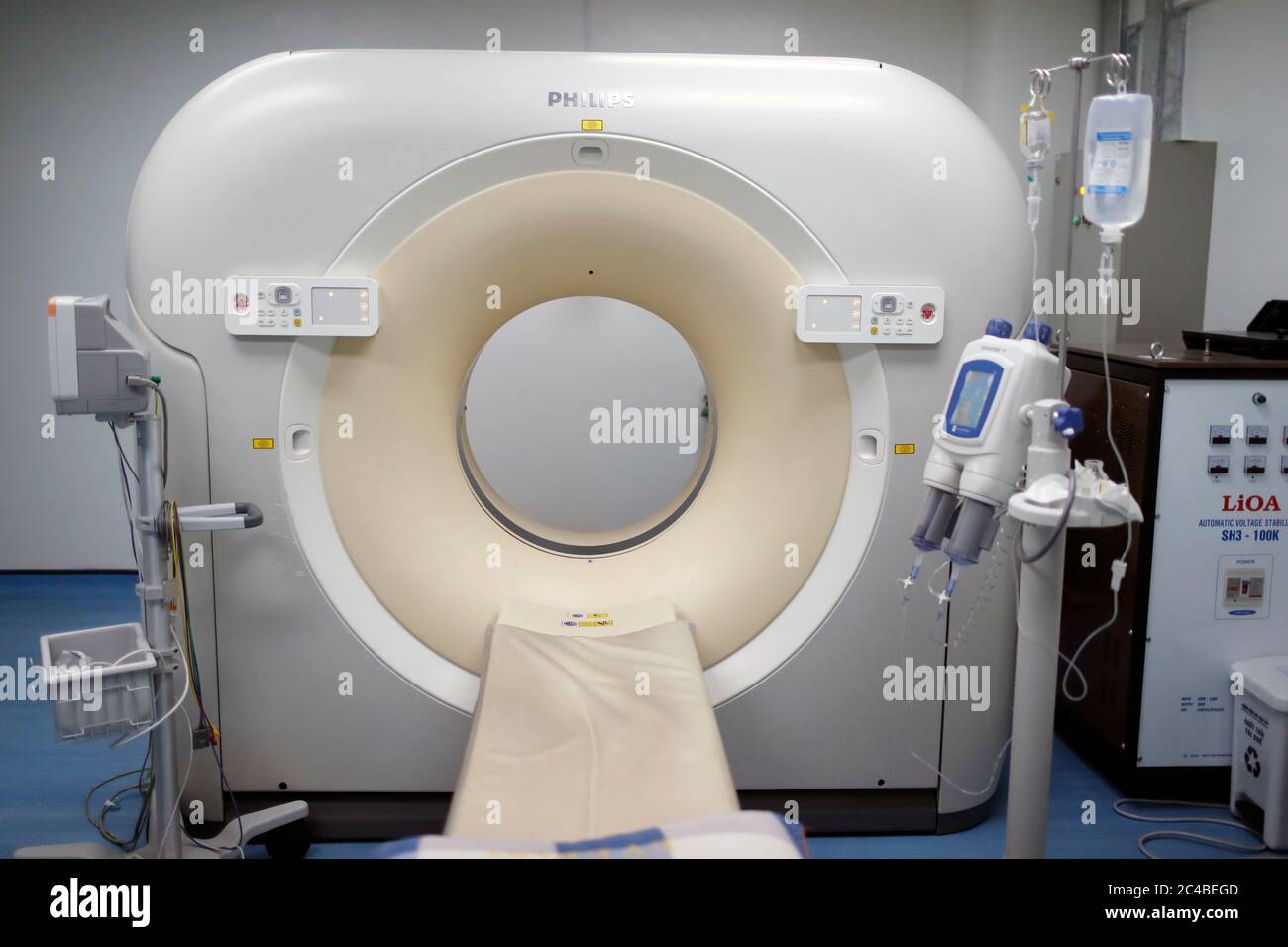 Hospital radiology radiography hi-res stock photography and images - Alamy
