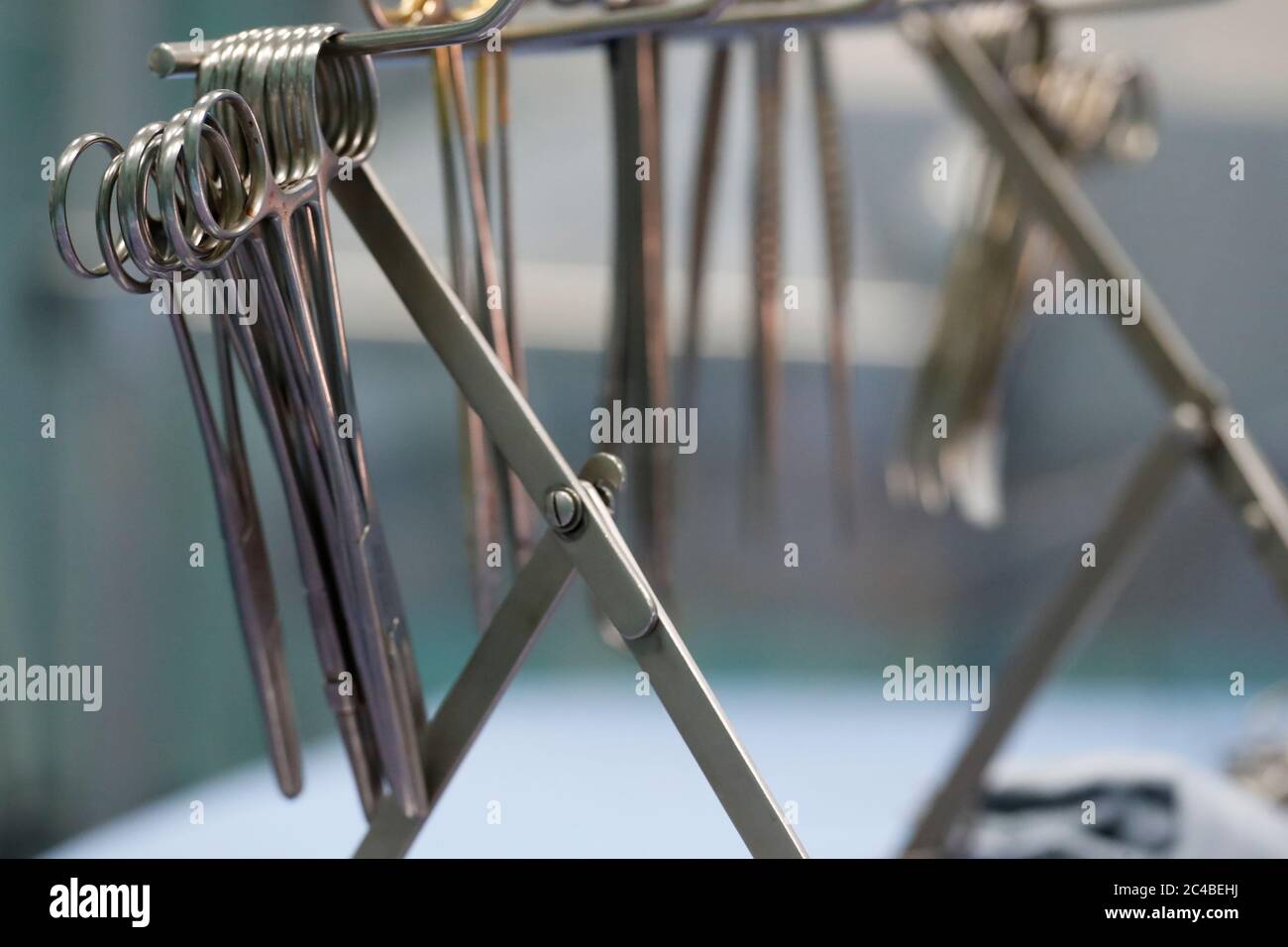 Hospital operating theatre equipment hi-res stock photography and ...