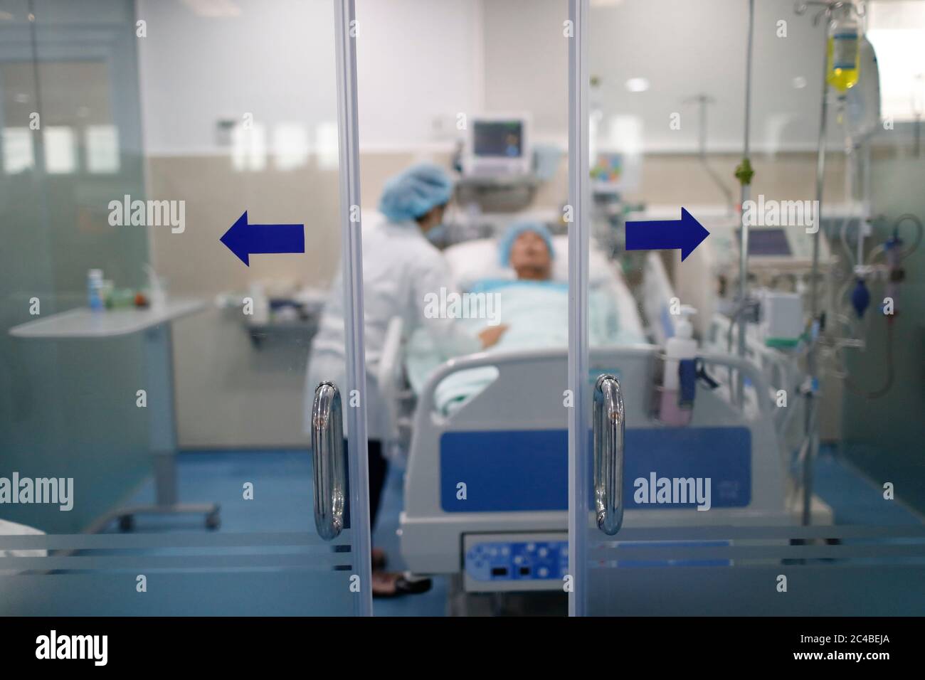 Hospital icu interior hi-res stock photography and images - Alamy