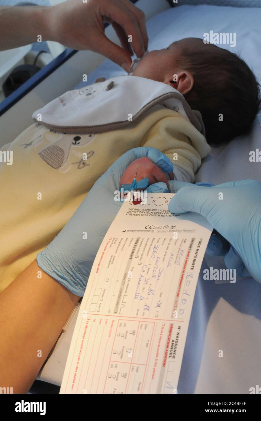 Baby blood test hi-res stock photography and images - Alamy