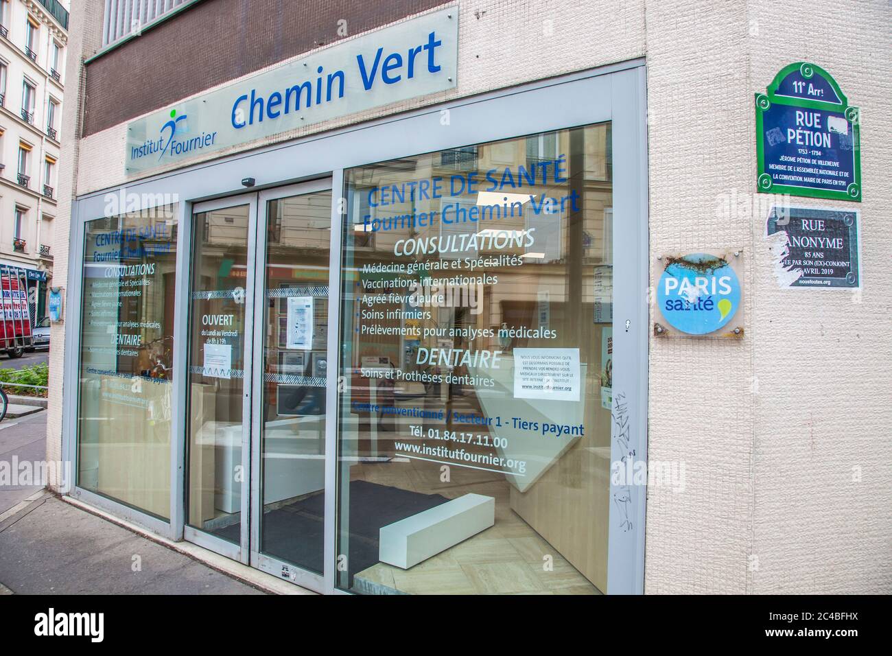 Health centres hi-res stock photography and images - Alamy