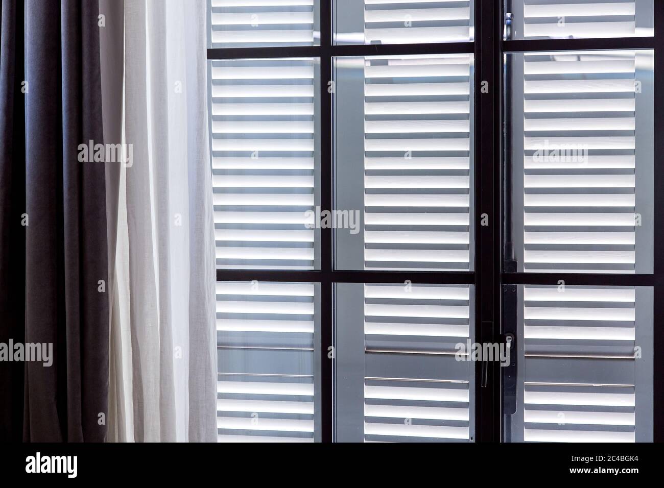Open mesh shutter hi-res stock photography and images - Alamy