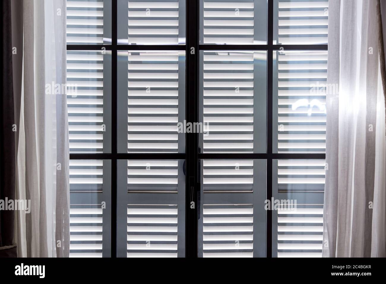 Open mesh shutter hi-res stock photography and images - Alamy