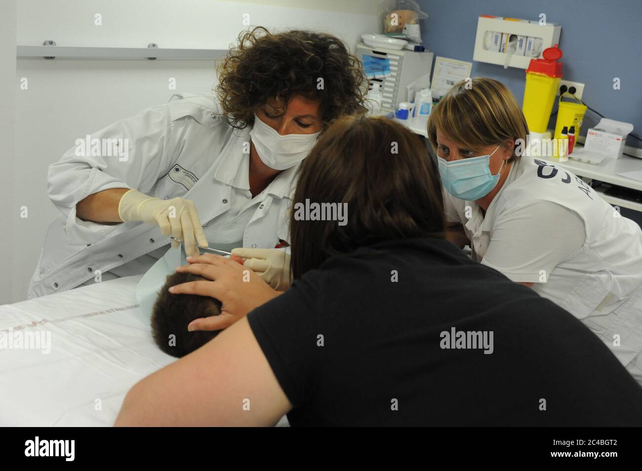 Management of a patient in the emergency department. The emergency ...