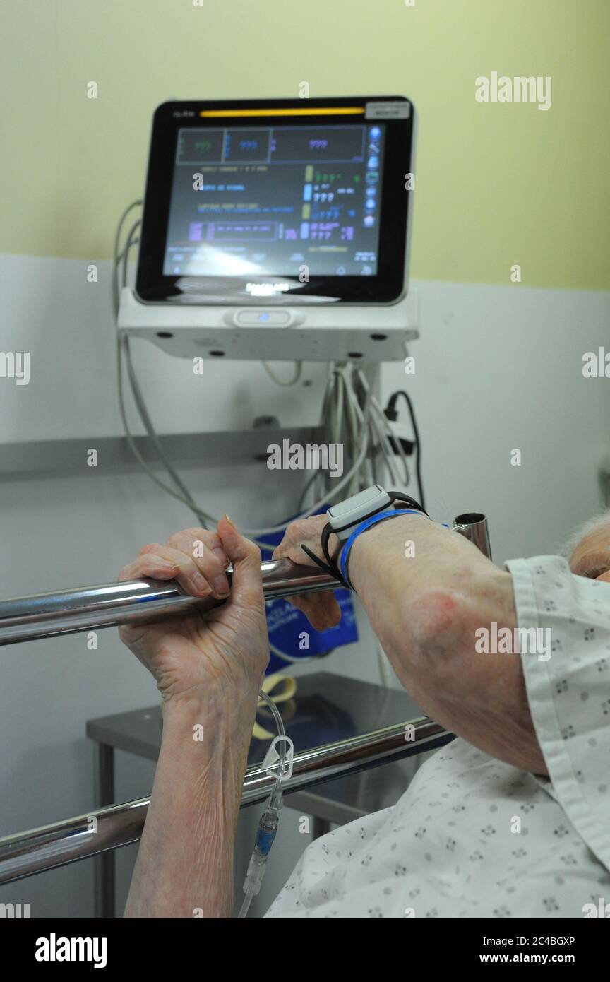 Emergency gate hi-res stock photography and images - Alamy