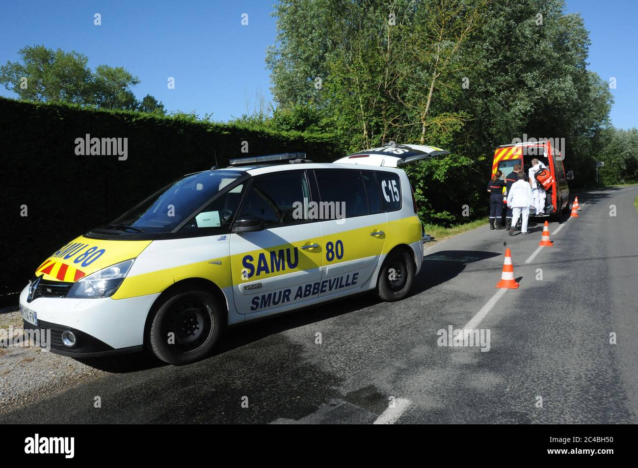 Support by the SDIS 80 firefighters and the SMUR teams from Abbeville ...