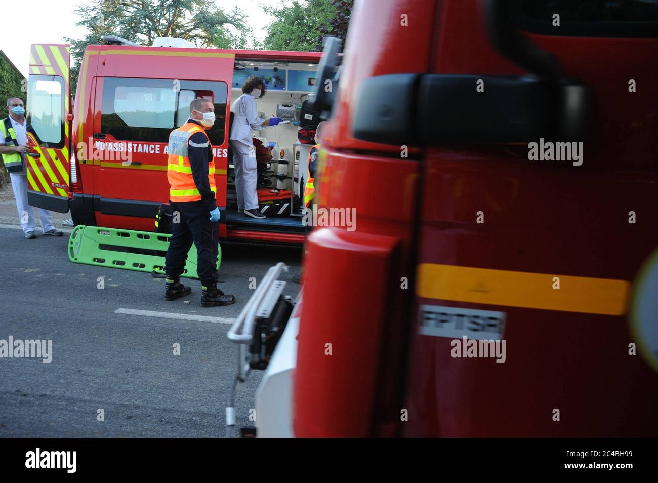 Support by the firemen of the department 80 and the teams of the SMUR ...