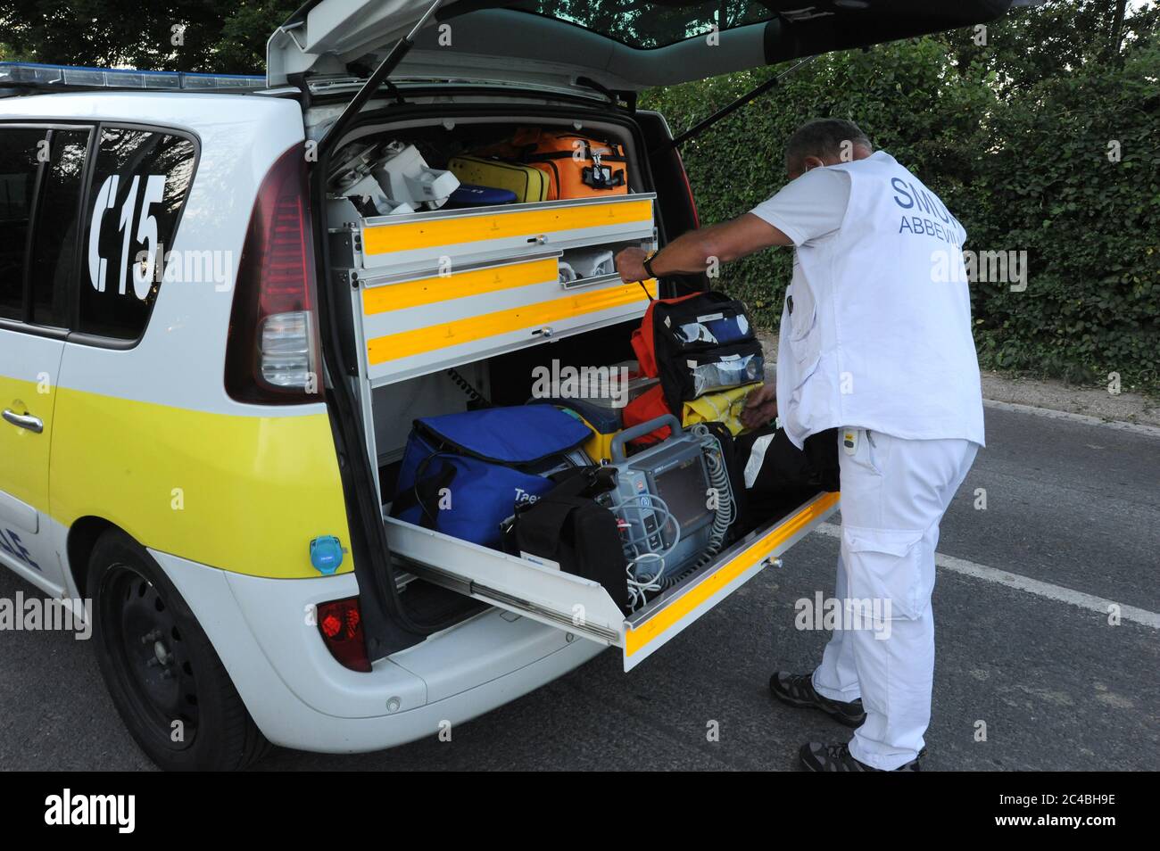 Support by the firemen of the department 80 and the teams of the SMUR ...