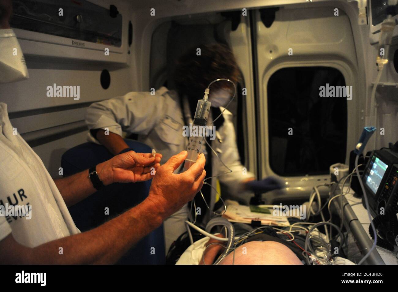Adrenaline injection cardiac hi-res stock photography and images - Alamy