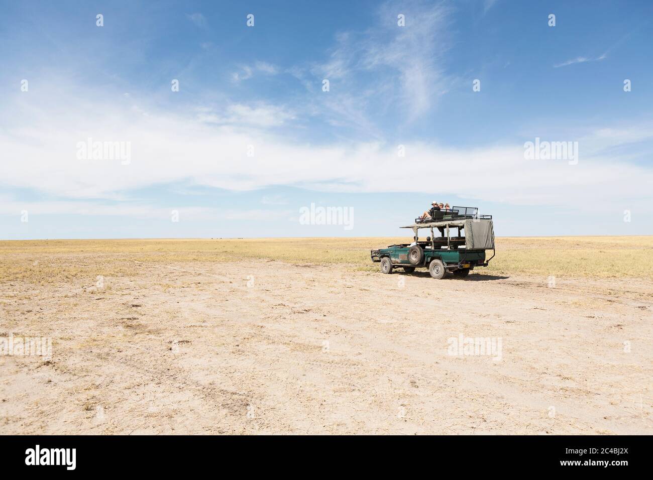 Desert safari vehicles hi-res stock photography and images - Alamy