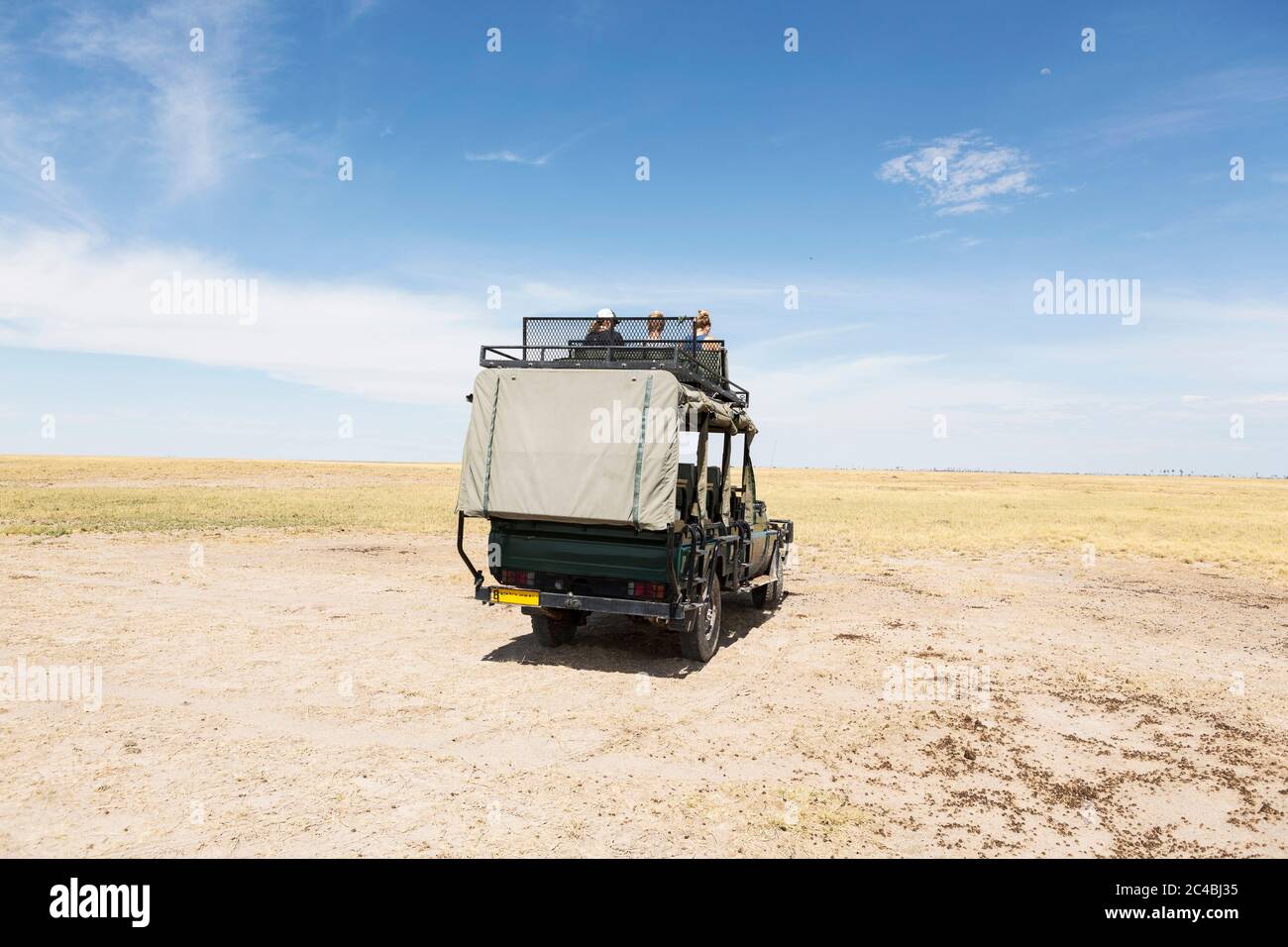 Desert safari vehicles hi-res stock photography and images - Alamy