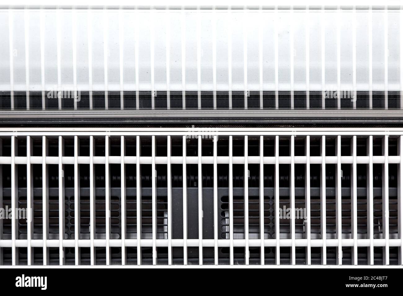 Trench heating with displacement ventilation for draught-free ...