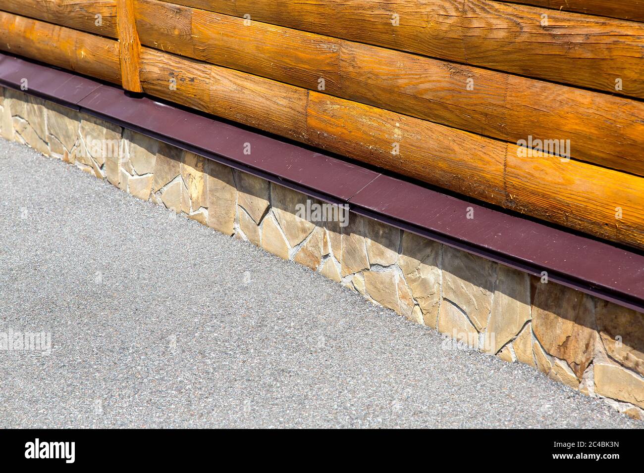 Cottage style log home facade hi-res stock photography and images - Alamy