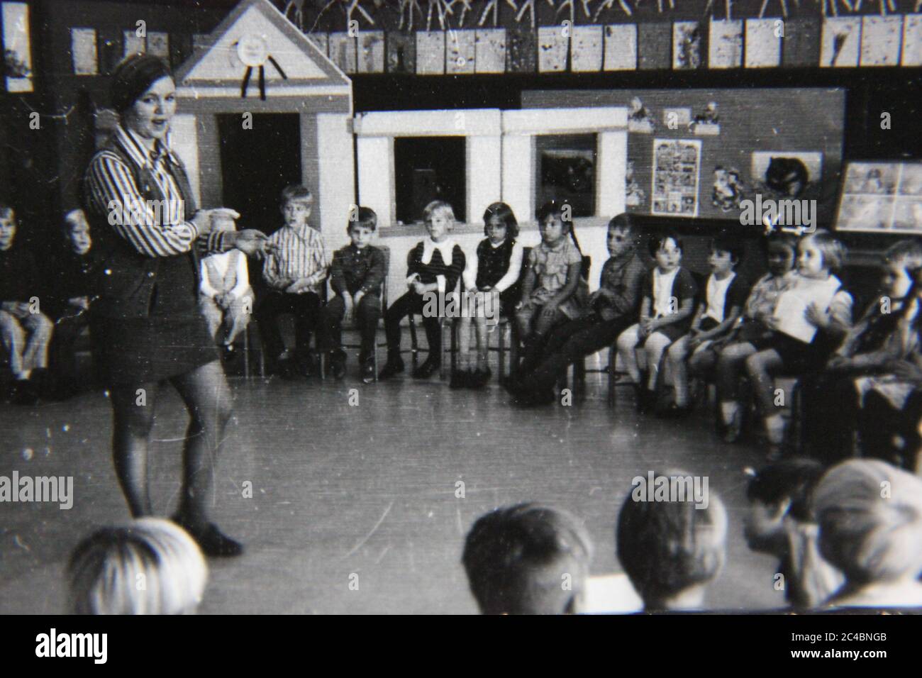 Fine 70s vintage black and white photography of primary school kids ...
