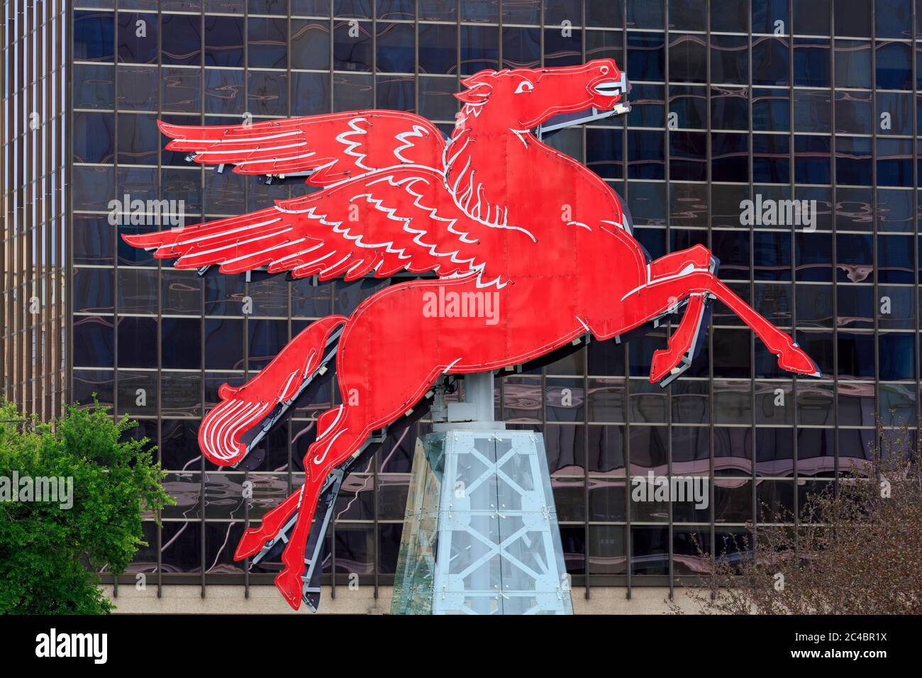 Pegasus sign dallas texas hi-res stock photography and images - Alamy