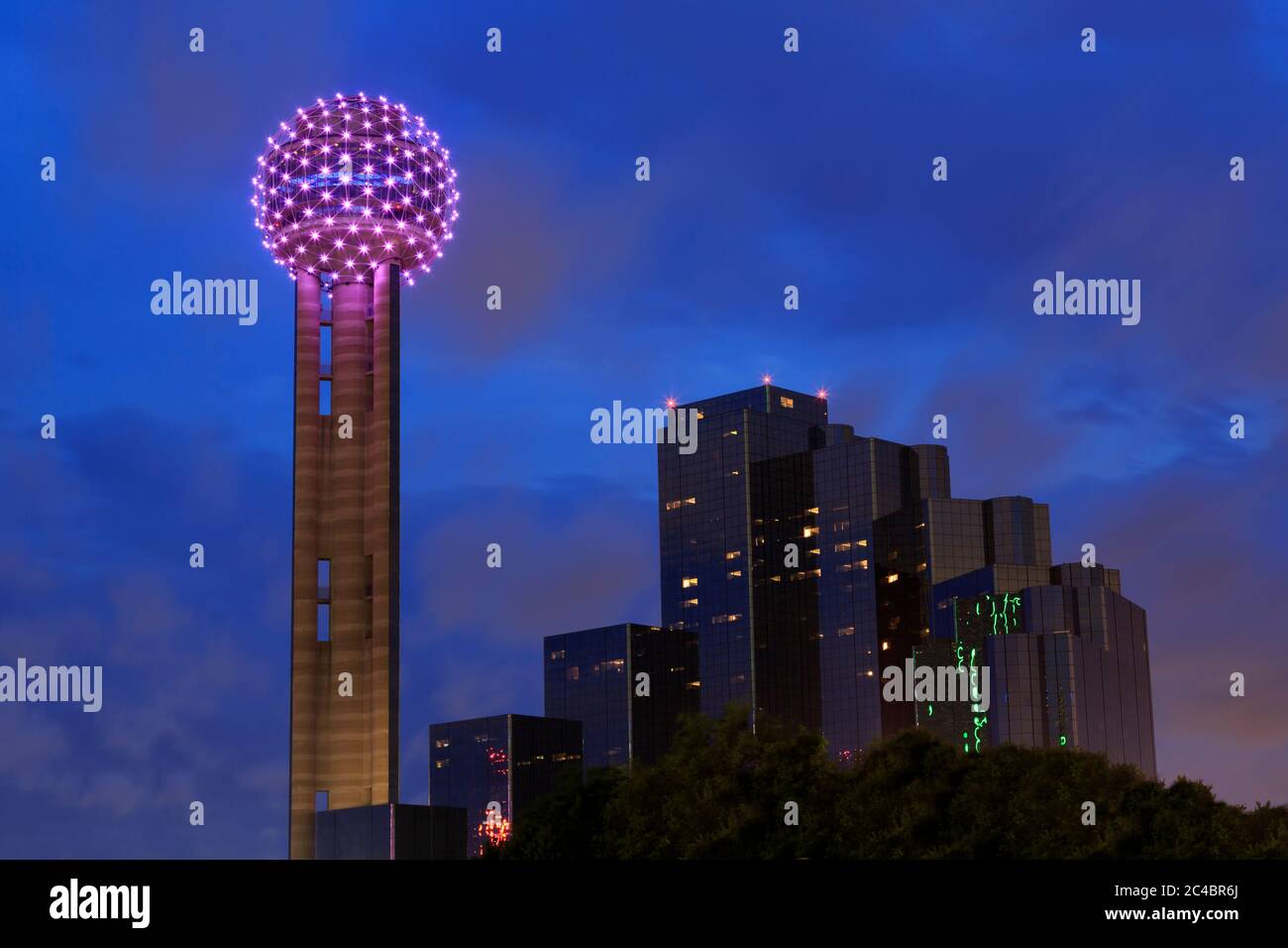Dallas reunion tower observation deck hi-res stock photography and ...