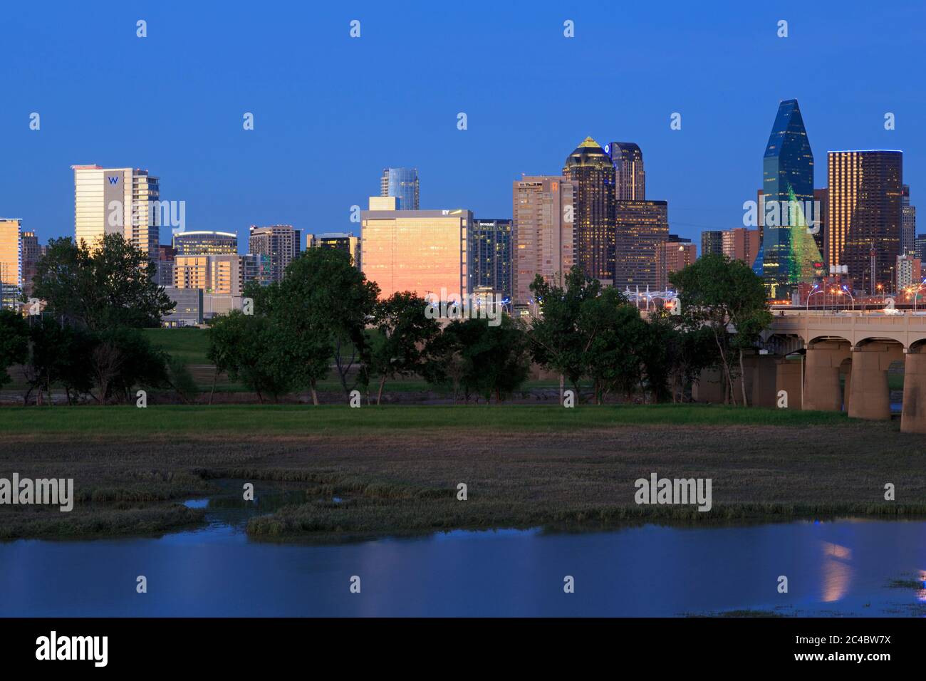 Trinity River & skyline, Dallas, Texas, USA Stock Photo - Alamy