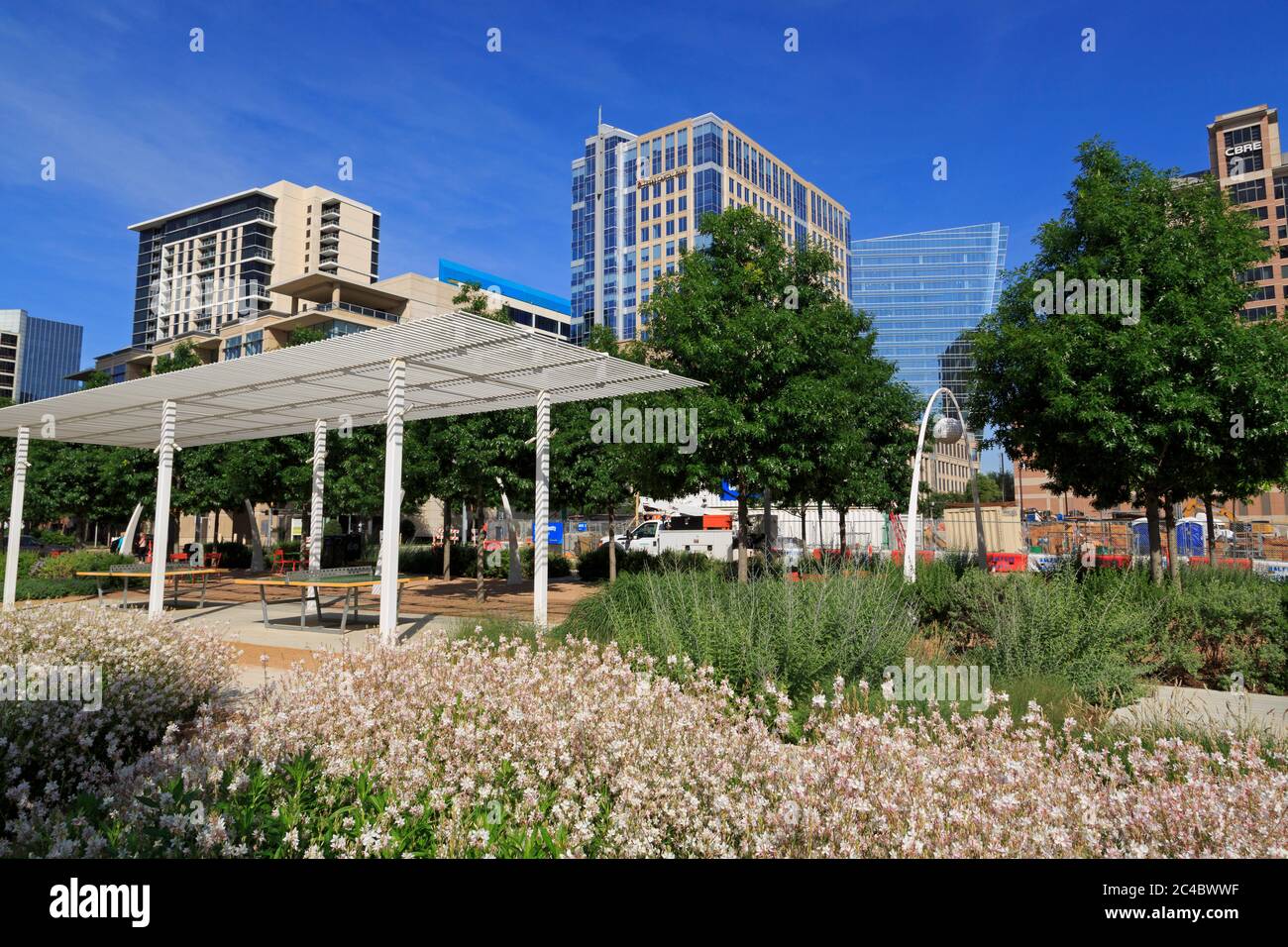 Klyde Warren Park, Dallas, Texas, USA Stock Photo - Alamy