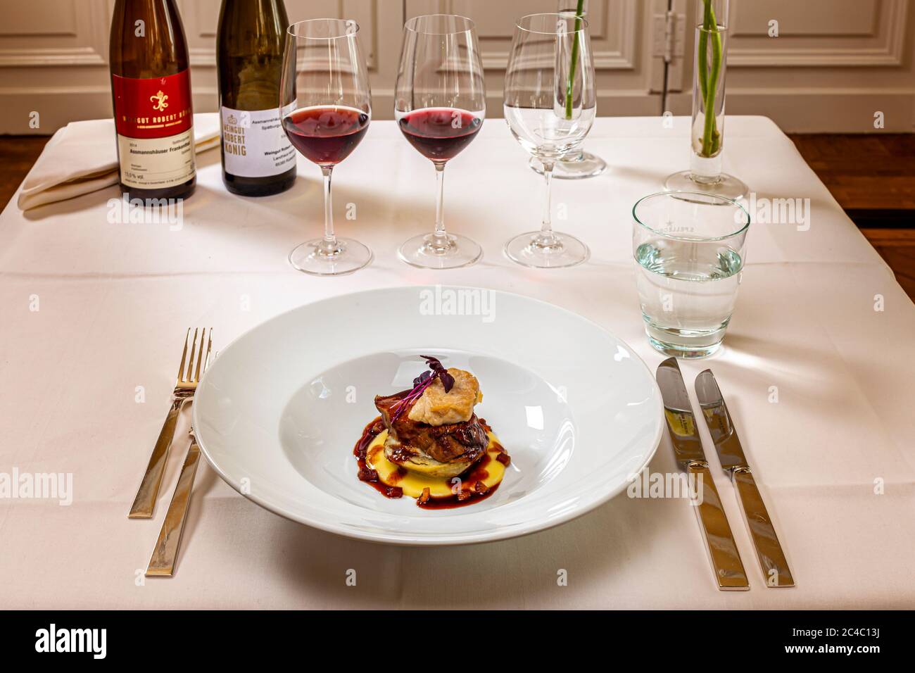 Wine tasting at the Rheingau Gourmet Festival Stock Photo - Alamy